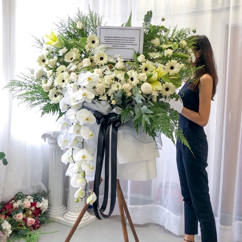 Sympathy Stand 05 - Lartiste - KL Florist