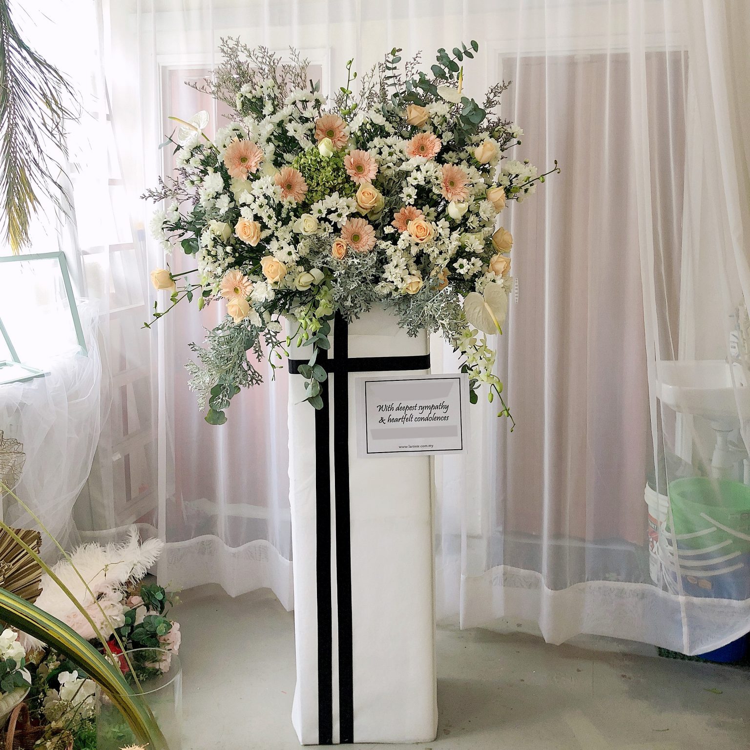 Sympathy Stand 02 - Lartiste - KL Florist