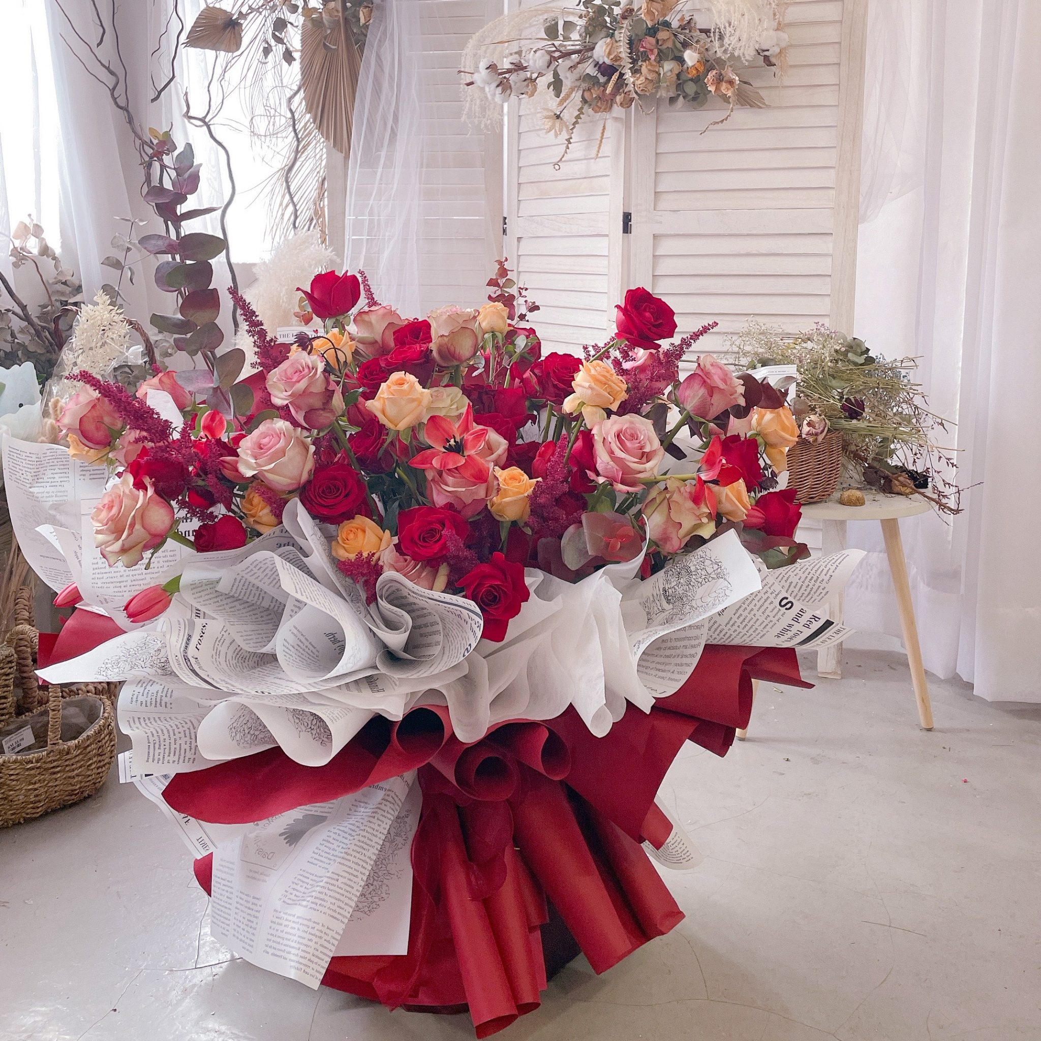 Premium Bouquet - Giant Size - Lartiste - KL Florist