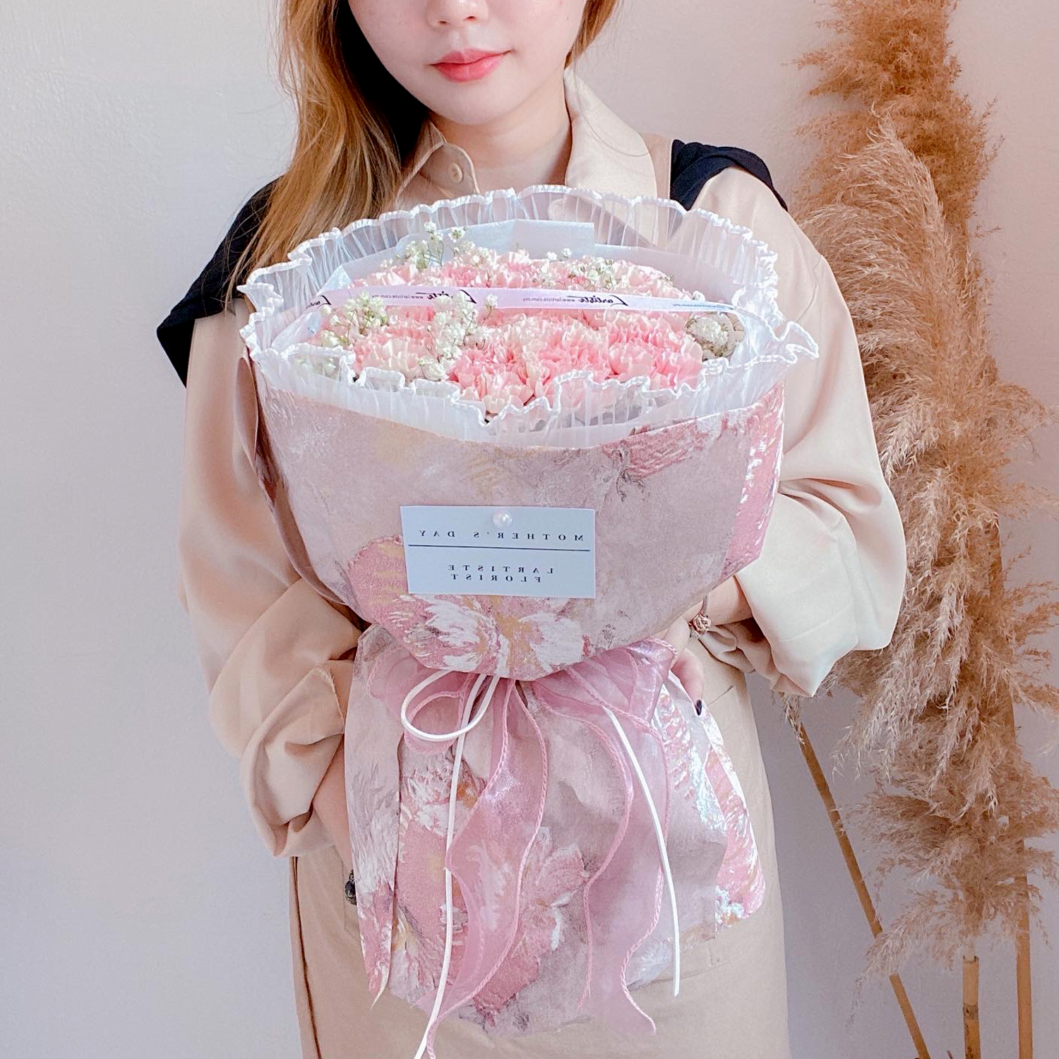 Classy Carnation & Roses Bouquet - L size - Lartiste - KL Florist