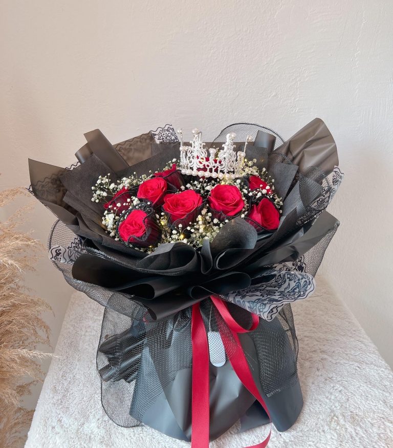 Red Roses Bouquet with Crown - Lartiste - KL Florist