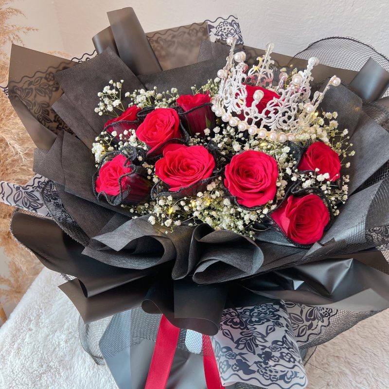 Red Roses Bouquet with Crown - Lartiste - KL Florist