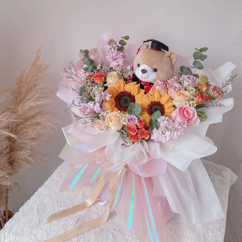 Graduation Bouquet - 07 - Lartiste - KL Florist