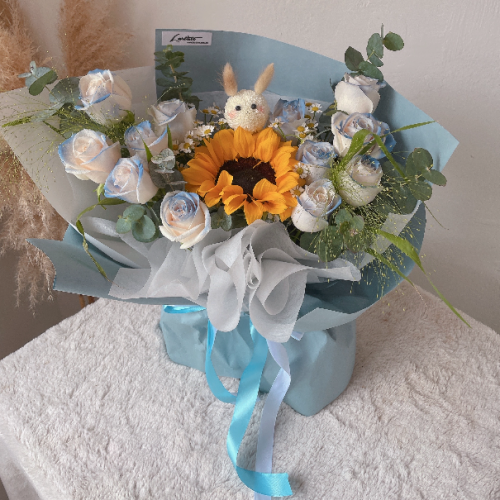 Graduation Bouquet - 16 - Lartiste - KL Florist