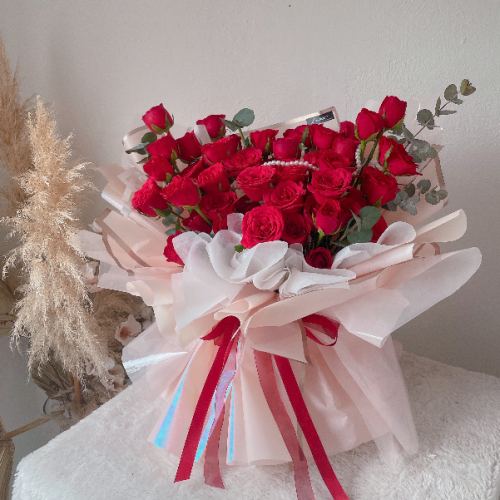 Red Roses (30 stalks) with Pearl - Lartiste - KL Florist