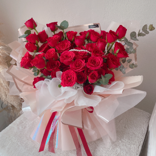 Red Roses (30 stalks) with Pearl - Lartiste - KL Florist