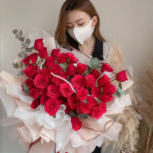 Red Roses (30 stalks) with Pearl - Lartiste - KL Florist